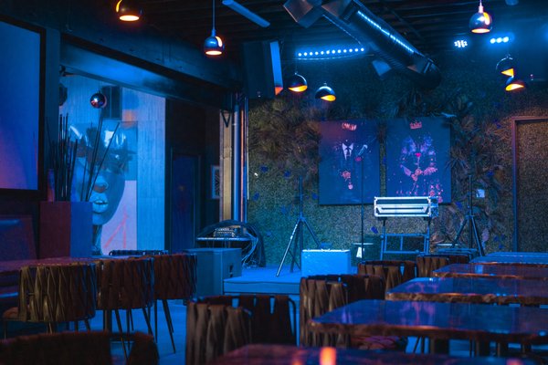 RICH & POUR OPULENCE LOUNGE - 26 Photos & 25 Reviews - 1606 W Cleveland ...