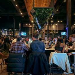 SHAKER CUISINE & MIXOLOGIE - CENTROPOLIS - Updated December 2025 - 22 ...