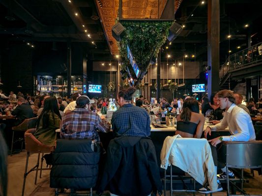 SHAKER CUISINE & MIXOLOGIE - CENTROPOLIS - Updated January 2026 - 22 ...