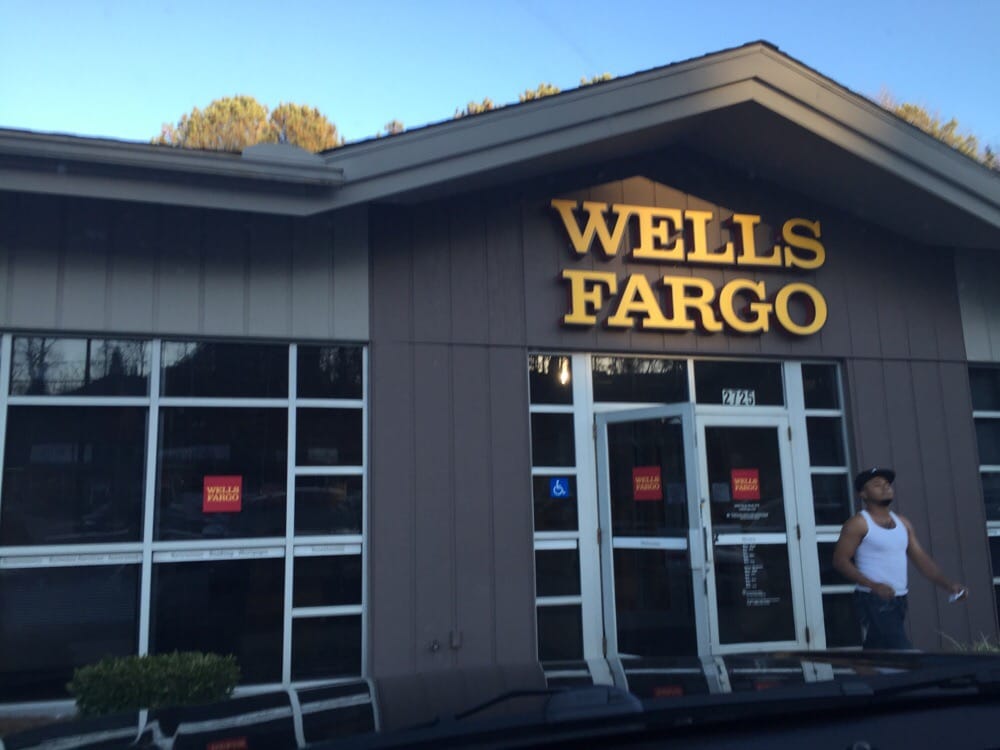WELLS FARGO BANK - Updated October 2025 - 13 Reviews - 2725 Clairmont ...