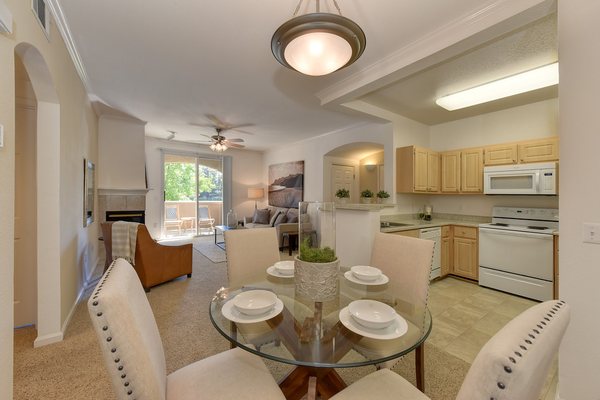 EMERALD POINTE APARTMENTS - Updated December 2025 - 28 Photos & 16 ...