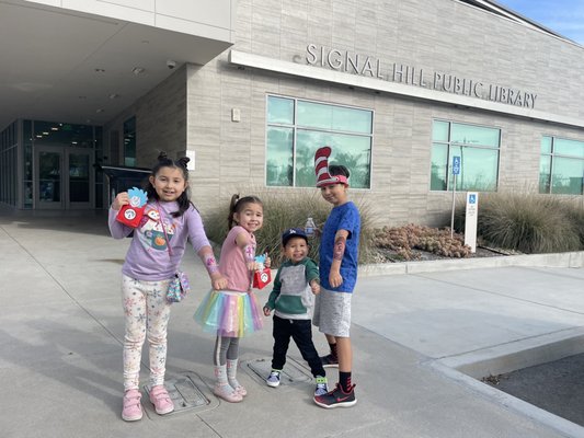 SIGNAL HILL LIBRARY - Updated July 2025 - 59 Photos & 29 Reviews - 1800 ...