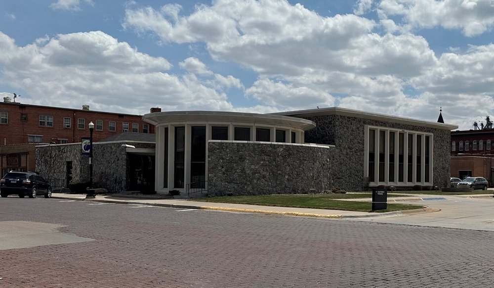 FIRST INTERSTATE BANK - Updated July 2024 - 110 W 7th St, Lexington ...