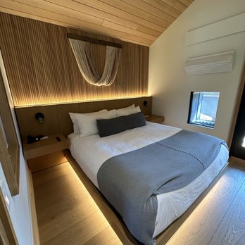 DESOLATION HOTEL - Updated December 2025 - 258 Photos & 96 Reviews ...