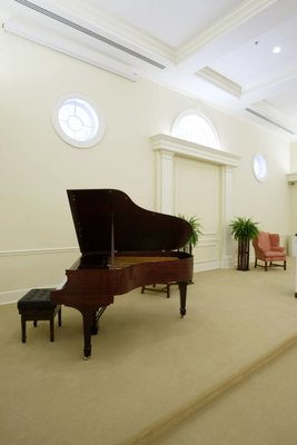 MCCULLOUGH FUNERAL HOME - Updated October 2025 - 14 Photos - 417 S ...