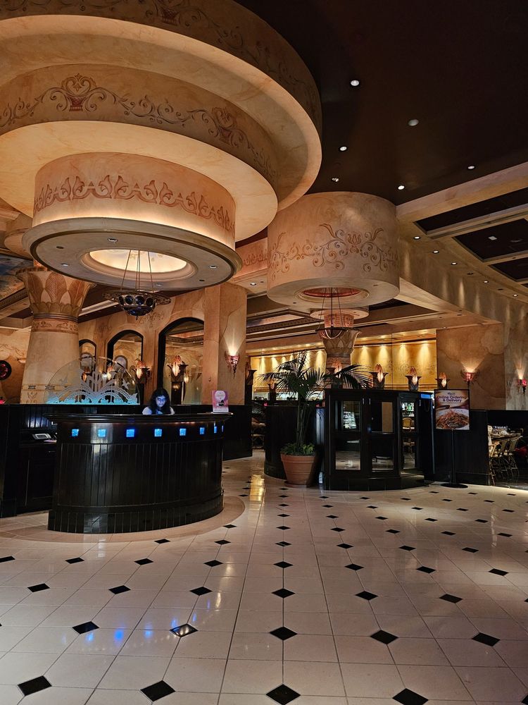 The Cheesecake Factory, Edison | Roadtrippers