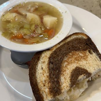 THE SLANTED PORCH - Updated April 2025 - 173 Photos & 337 Reviews - 310 ...