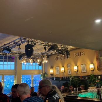 CUDDLE PUB - Updated November 2024 - 67 Photos & 42 Reviews - Nieuwe ...