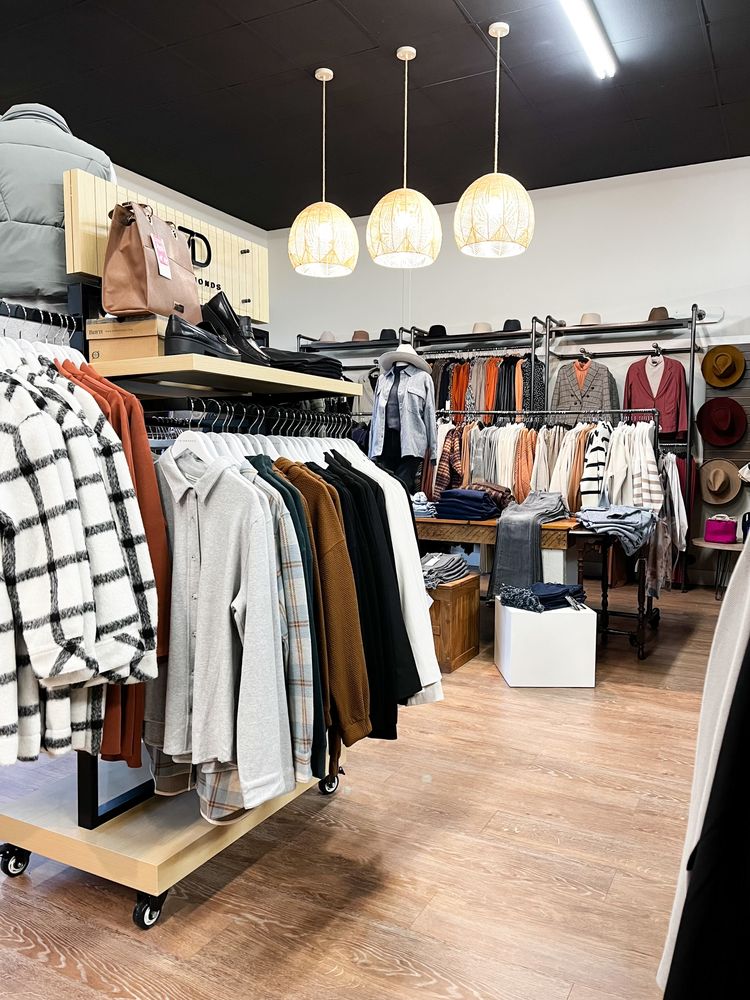 THE DASHERY - Updated December 2025 - 17 Photos - 517 Broadway St ...