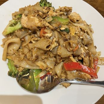 CHADA THAI LYNNWOOD - Updated December 2024 - 51 Photos & 17 Reviews ...