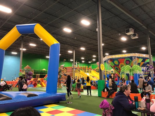 THE BIG BOX FAMILY ENTERTAINMENT HUB - 15 Photos - 944 65 Avenue NE ...