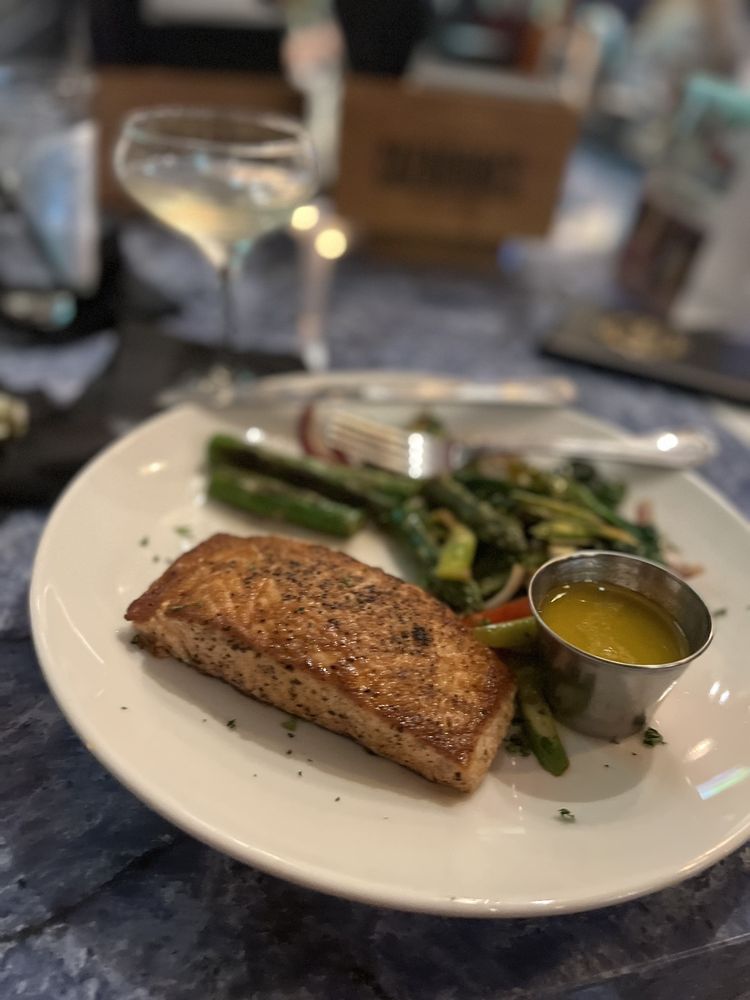 ON THE KIRB - 84 Photos & 61 Reviews - Food near 25230 Farm To Market ...