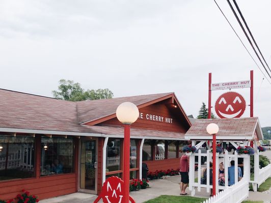 CHERRY HUT - 217 Photos & 159 Reviews - 211 N Michigan Ave, Beulah ...