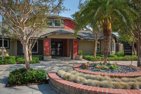 PROMENADE TERRACE - Updated December 2025 - 18 Photos - 451 Wellesley ...