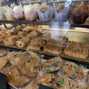 B BAKES DELI & CAKES - Updated December 2025 - 13 Photos & 12 Reviews ...