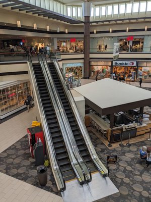 MAPLEWOOD MALL - Updated December 2025 - 124 Photos & 56 Reviews - 3001 ...