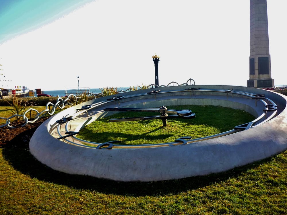 THE FLORAL CLOCK - Prince Edward Square, Llandudno, Conwy, United ...