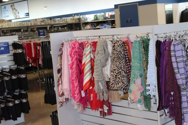 GOODWILL SOUTHERN CALIFORNIA RETAIL STORE & DONATION CENTER - Updated ...