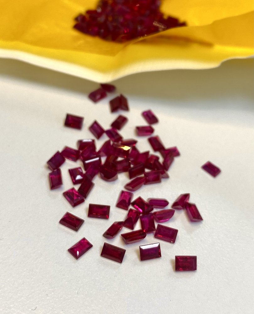 PRECIOUS PEBBLES - 20 Photos - 30 W 47th St, New York, New York ...