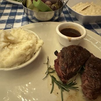 THE ANGUS BARN - Updated September 2025 - 2959 Photos & 1975 Reviews ...