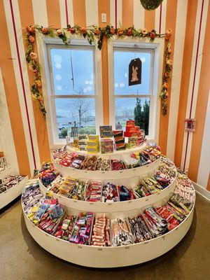 ALBANESE CONFECTIONERY - Updated December 2025 - 748 Photos & 405 ...
