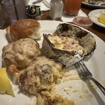 DELLIS’ RESTAURANT BAR & GRILL - Updated January 2026 - 89 Photos & 134 ...