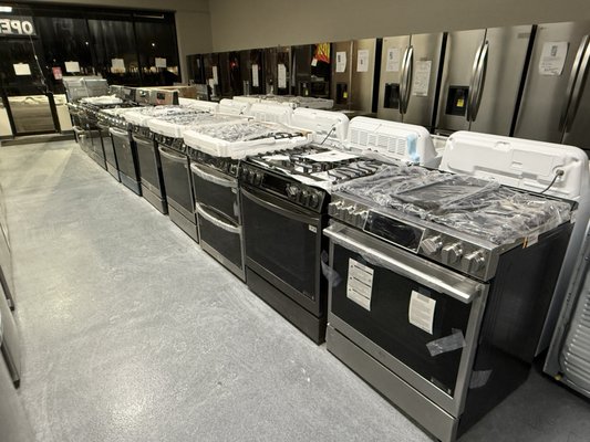 PAY 4 LESS APPLIANCES - Updated August 2025 - 29 Photos - 1950 Central ...