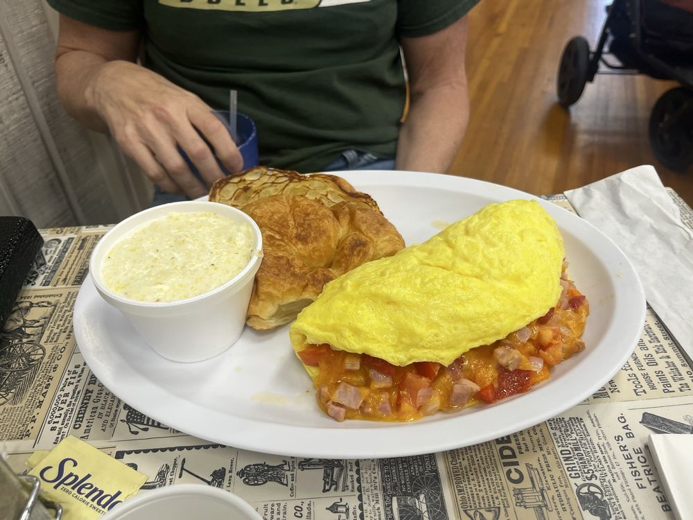 CAFE ON TRADE - Updated July 2025 - 21 Photos & 10 Reviews - 224 Trade ...