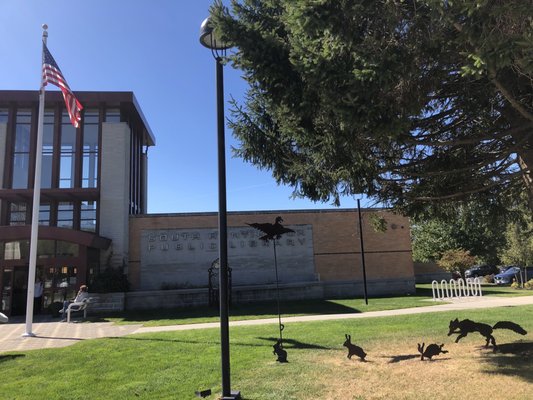 SOUTH HUNTINGTON PUBLIC LIBRARY - Updated May 2026 - 13 Photos - 145 ...