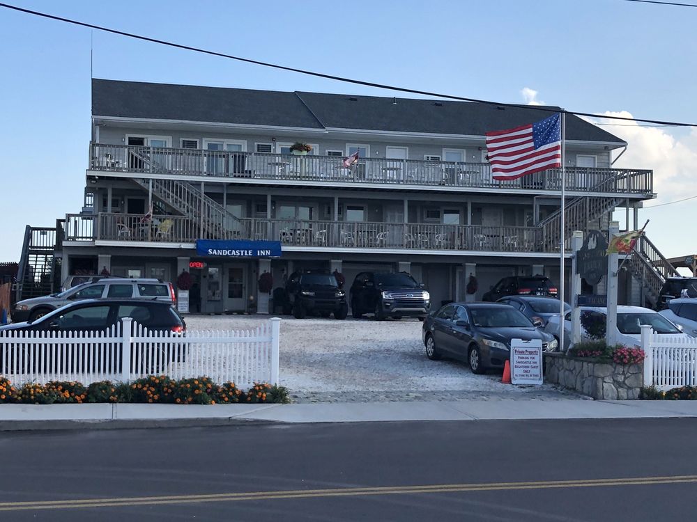 SANDCASTLE BEACHFRONT INN - Updated August 2024 - 20 Photos & 11 ...