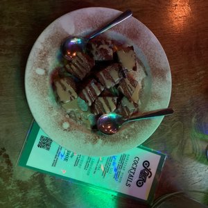 SLIDER INN - MIDTOWN - 312 Photos & 358 Reviews - 2117 Peabody Ave ...