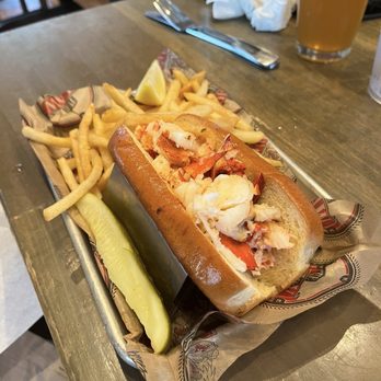 THE CLAW HOUSE - Updated September 2024 - 800 Photos & 799 Reviews ...