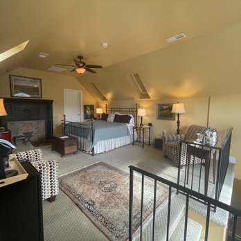 ASHBY INN & RESTAURANT - 335 Photos & 165 Reviews - 692 Federal St ...