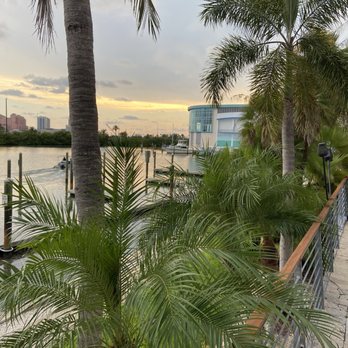 ISLAND WAY GRILL - Updated August 2025 - 1012 Photos & 1047 Reviews ...