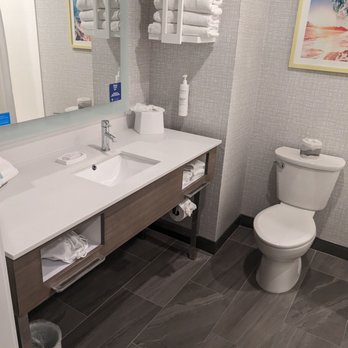 HAMPTON INN & SUITES SANTA MARIA - Updated October 2024 - 187 Photos ...