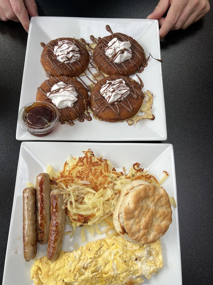 MAEBELLINE’S - Updated September 2024 - 12 Clinton St, Springfield ...