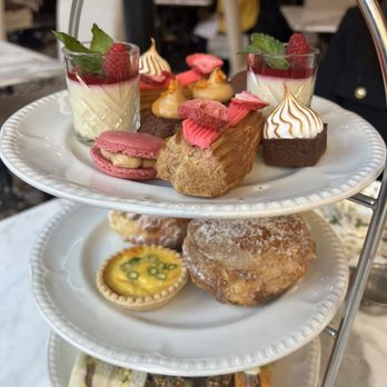 DEER PATH INN - Updated June 2025 - 315 Photos & 253 Reviews - 255 E ...