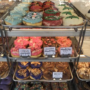 CALIFORNIA DONUTS - 6009 Photos & 2926 Reviews - Bakeries - 3540 W 3rd ...