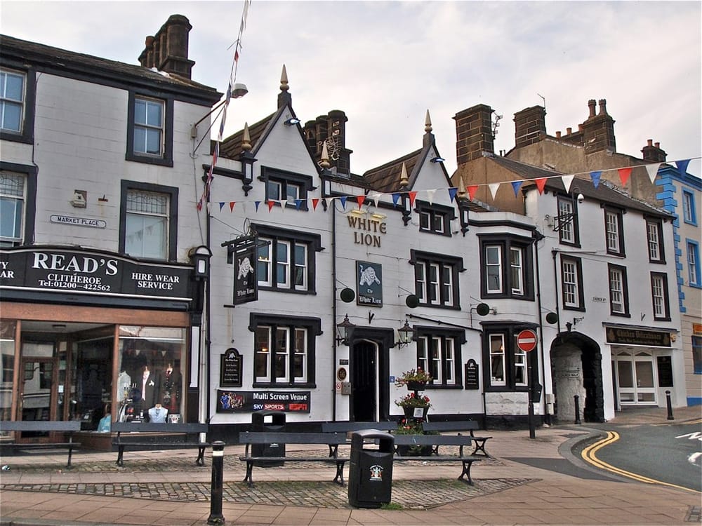 WHITE LION HOTEL - Updated November 2025 - Market Place, Clitheroe ...