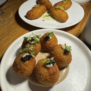 LEVEL 6 - Updated August 2024 - 347 Photos & 164 Reviews - 3480 Main ...