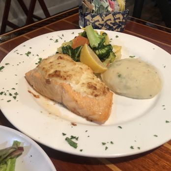 RIVER ROOM - Updated August 2025 - 189 Photos & 207 Reviews - 801 Front ...