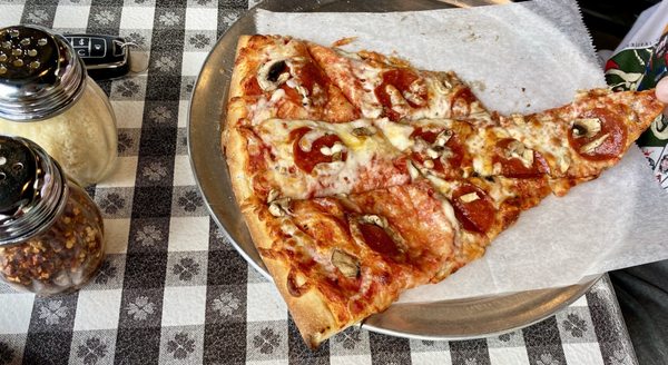 PIZZA 51 - Updated August 2024 - 70 Photos & 136 Reviews - 5060 Oak St ...