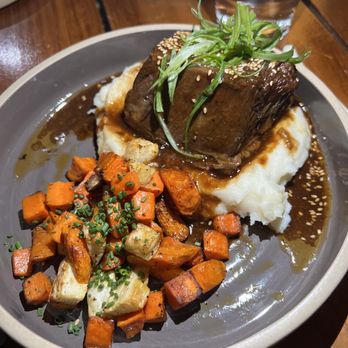 ROGER BAR & RESTAURANT - Updated May 2024 - 756 Photos & 246 Reviews ...