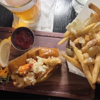 EMBARGO - Updated December 2025 - 348 Photos & 509 Reviews - 453 Main ...