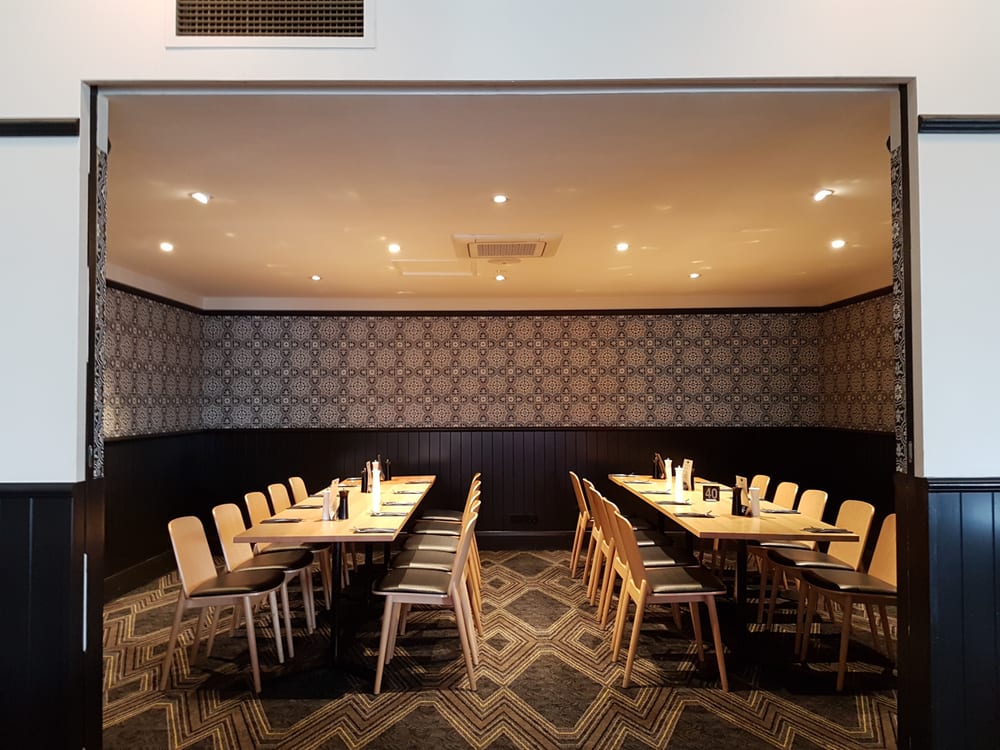 ROSSTOWN HOTEL - Updated April 2026 - 11 Photos - 1084 Dandenong Rd ...