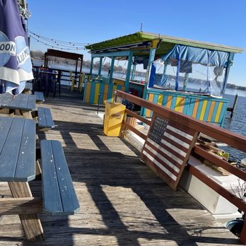 STAN AND JOES RIVERSIDE - Updated October 2025 - 76 Photos & 96 Reviews ...