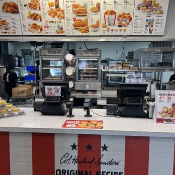 KFC - Updated November 2025 - 184 Photos & 118 Reviews - 3890 S State ...