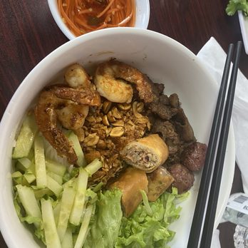 PHO WINN - Updated December 2024 - 29 Photos - 512 N Main St, Muskogee ...