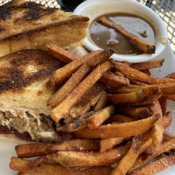 RAILSIDE TAVERN - Updated December 2025 - 136 Photos & 127 Reviews ...