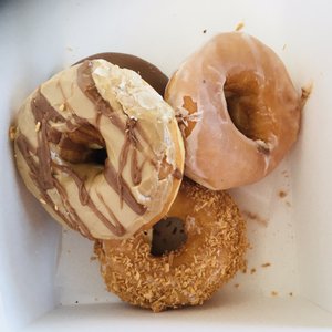 FRIENDLY DONUTS - 27 Photos & 24 Reviews - 2301 Purchase St, New ...
